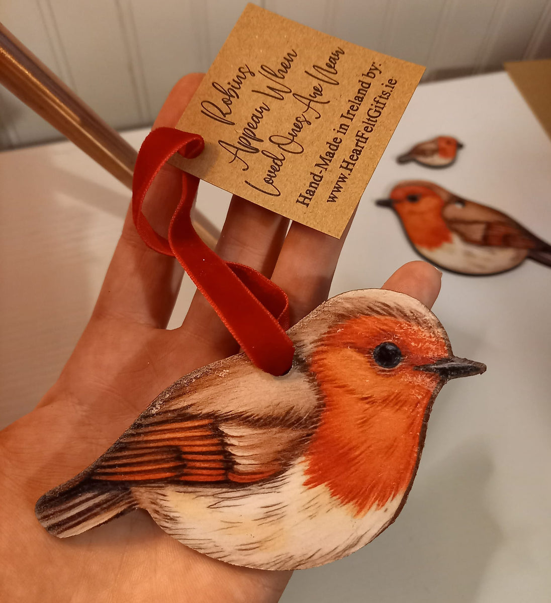 Wooden Robin Shaped Gift Decoration – HeartFeltGifts.ie